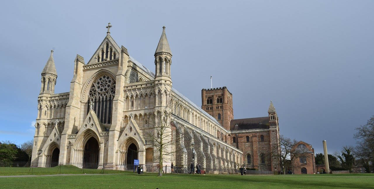 Raisin’ the curtain on the not-so-humble hot cross bun